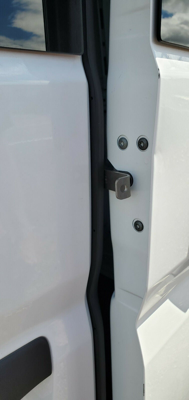 Rear Door Van Security Prop From DIYvan – Curious Campervans